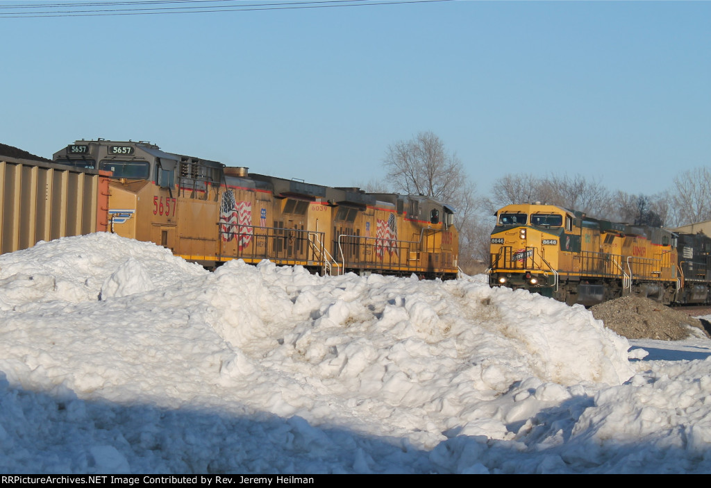 UP 6039 & others (1)